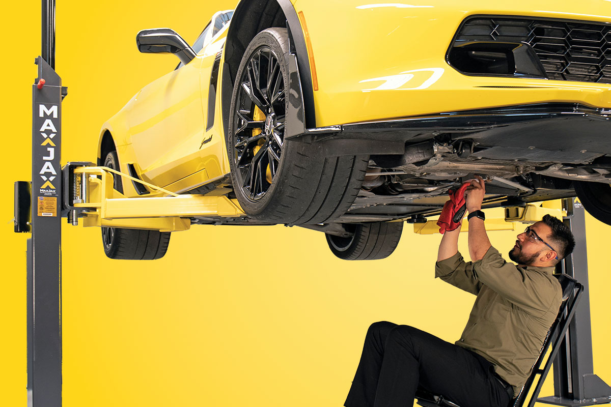 Portable Two-Post Lifts | MaxJax® Mobile Car Lift Solutions | MaxJax